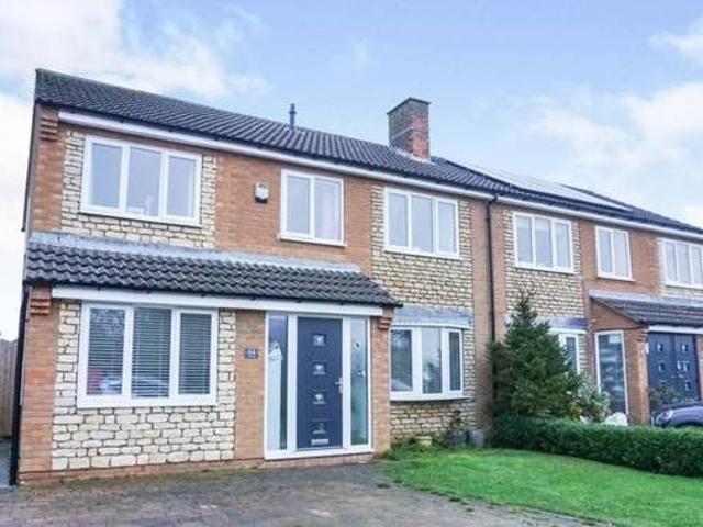 4 bedroom semidetached house for sale in Colster Way Colsterworth NG33 NG33