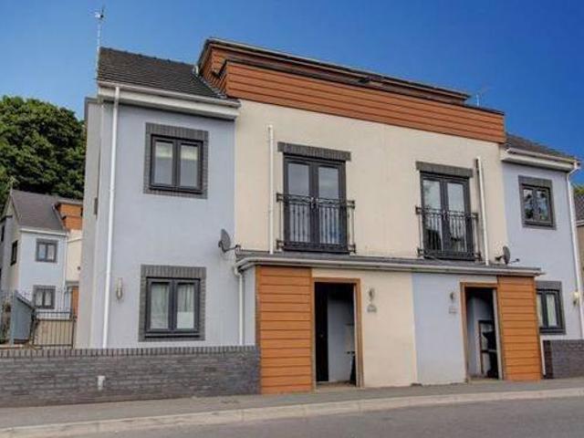 4 bedroom semidetached house for sale in Crews Hole Road Bristol BS5 8BB BS5