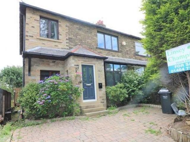 4 bedroom semidetached house for sale in Crowtrees Lane Calderdale HD6 HD6