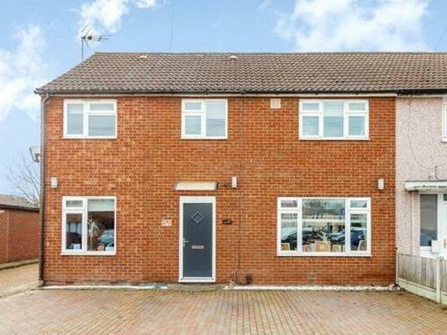 4 bedroom semidetached house for sale in Dunkellin Way South Ockendon Essex RM15