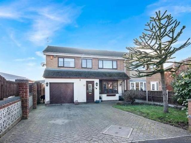4 bedroom semidetached house for sale in Falcon Court Rossington Doncaster DN11