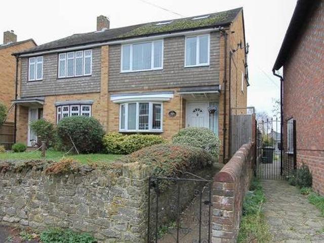 4 bedroom semidetached house for sale in Farncombe Surrey GU7 GU7