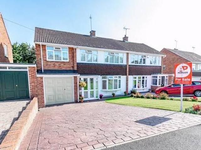 4 bedroom semidetached house for sale in Fordhouse Road Bromsgrove B60