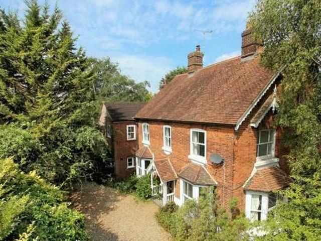 4 bedroom semidetached house for sale in Gun Lane Knebworth Hertfordshire SG3