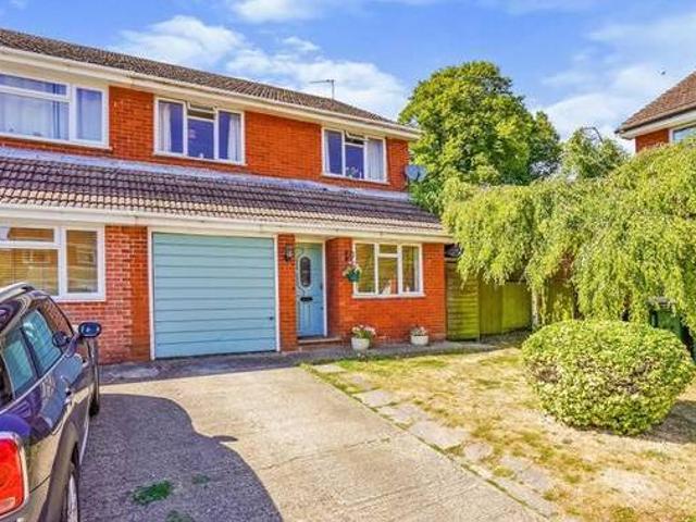 4 bedroom semidetached house for sale in Giffard Way Long Crendon Aylesbury HP18