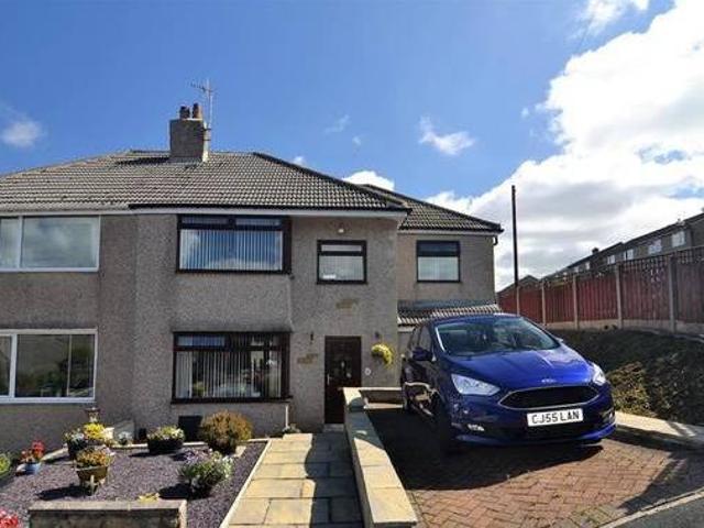 4 bedroom semidetached house for sale in Gregory Crescent Bradford 7 BD7