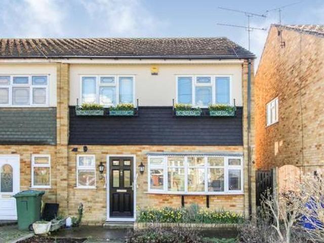 4 bedroom semidetached house for sale in Hampshire Gardens Stanfordlehope SS17