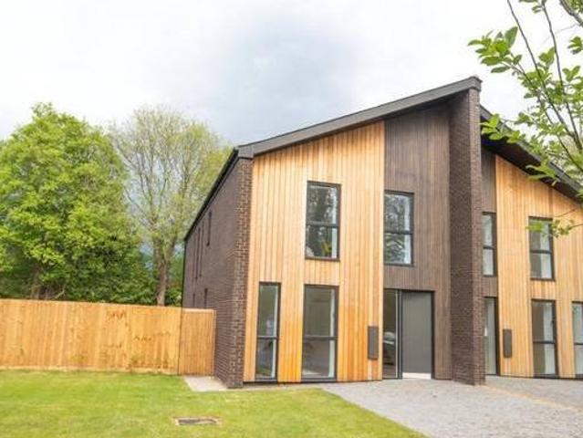 4 bedroom semidetached house for sale in Hastingwood Park Harlow Essex CM17 CM17