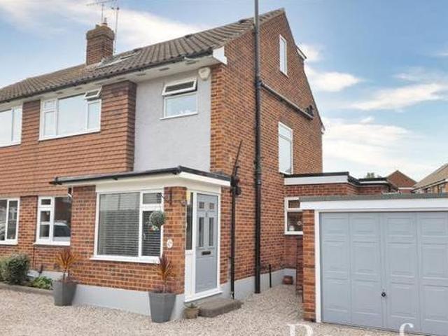 4 bedroom semidetached house for sale in Keene Way Chelmsford CM2