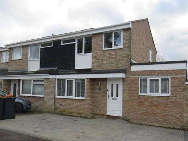 4 bedroom semidetached house for sale in Lincroft Oakley BEDFORD MK43