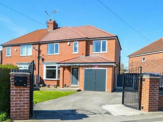 4 bedroom semidetached house for sale in Lodge Lane Aston Sheffield S26