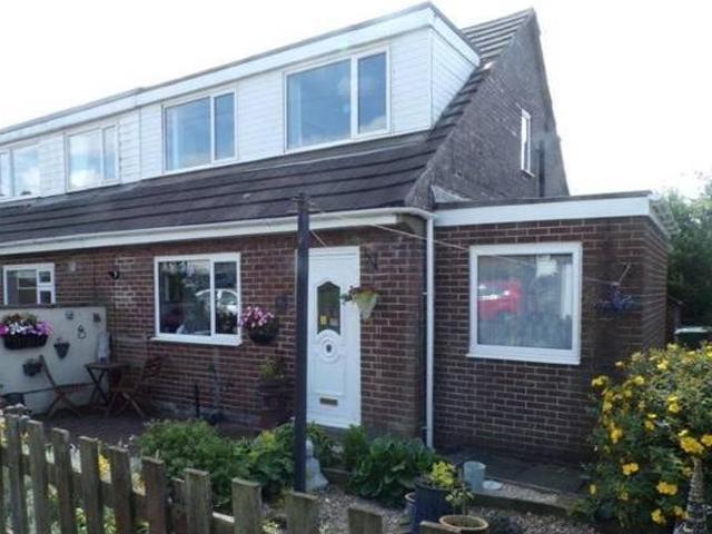 4 bedroom semidetached house for sale in Longhouse Drive Bradford BD13