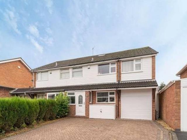 4 bedroom semidetached house for sale in Pearmans Croft Hollywood B47