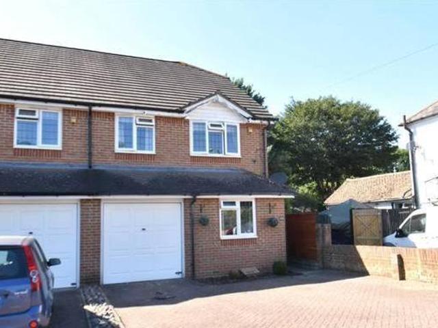 4 bedroom semidetached house for sale in Prospect Road Farnborough Hampshire GU14