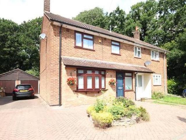 4 bedroom semidetached house for sale in Rant Meadow Hemel Hempstead HP3