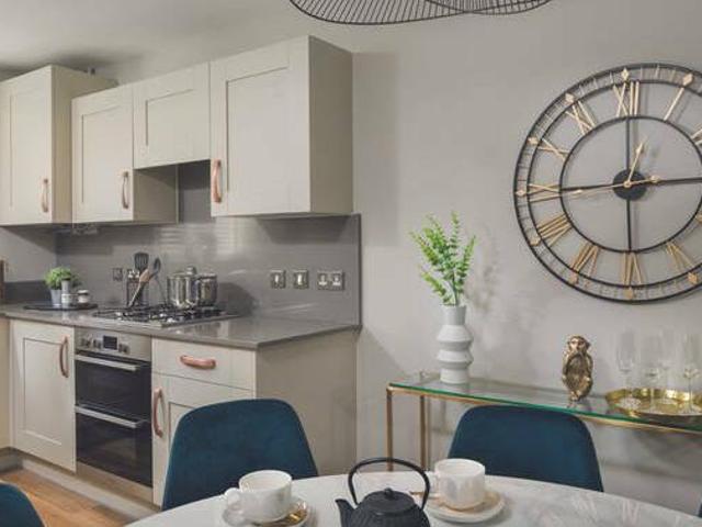 4 bedroom semidetached house for sale in Redfields Lane GU52 0RL GU52