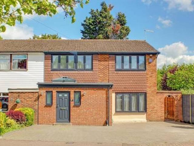 4 bedroom semidetached house for sale in Richmond Close Ware Large Family Home SG12