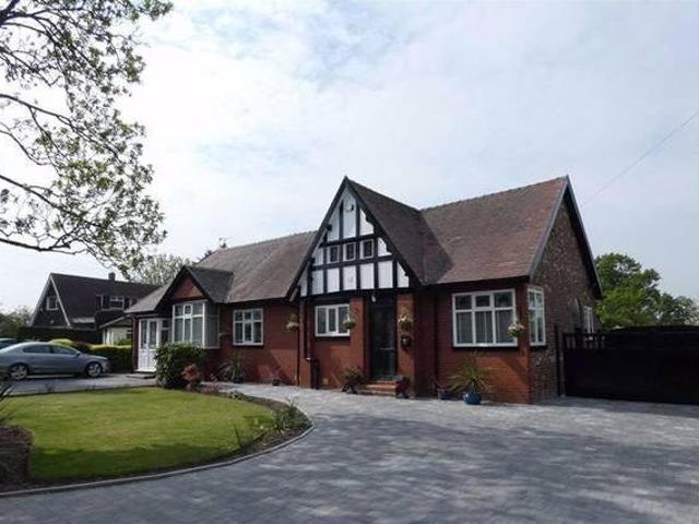4 bedroom semidetached house for sale in Styal Road Heald Green SK8