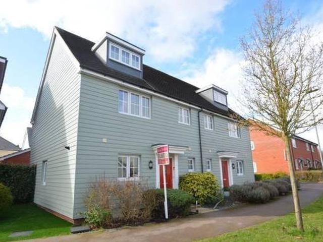 4 bedroom semidetached house for sale in Saffron Way Dunmow Essex CM6