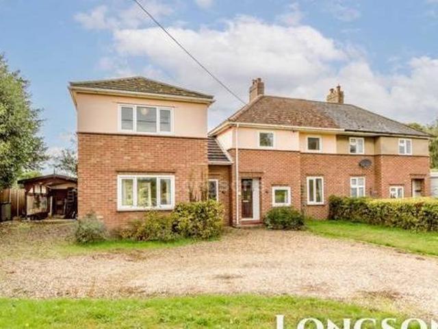 4 bedroom semidetached house for sale in Tuns Road Necton PE37
