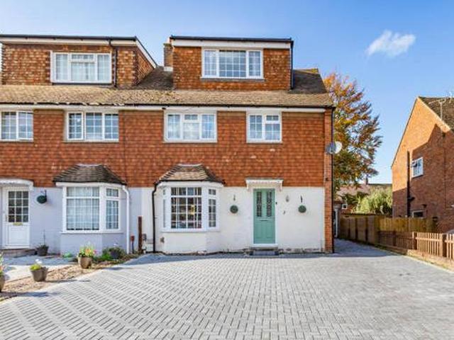 4 bedroom semidetached house for sale in The Beeches Aylesford ME20 ME20