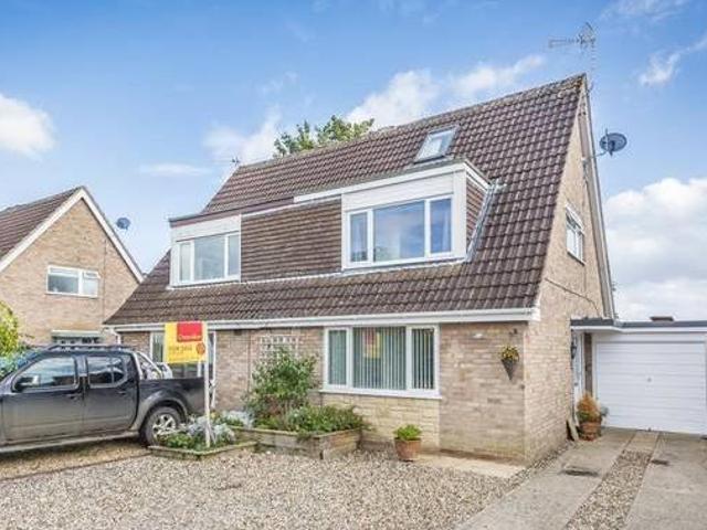 4 bedroom semidetached house for sale in Tower Close Marcham OX13