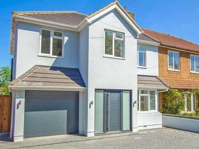 4 bedroom semidetached house for sale in Ware Road Hoddesdon EN11