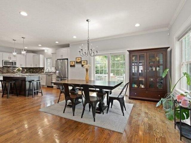4 bedroom, Sharon MA 02067 102729219