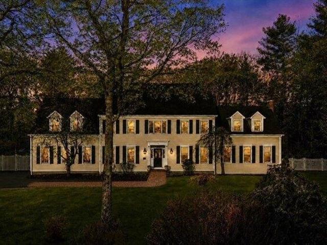 4 bedroom, Sharon MA 02067 105082465