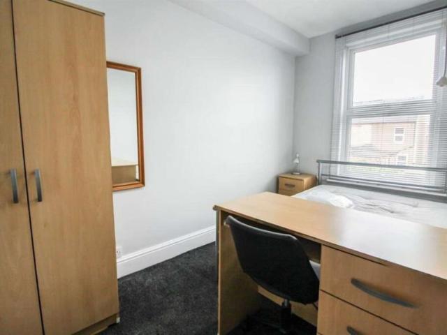 4 Bedroom Shared Living/roommate Nottingham Nottingham 93154977
