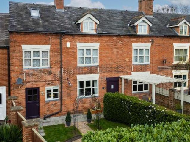4 Bedroom Shared Living/roommate Derbyshire Derbyshire 101199824