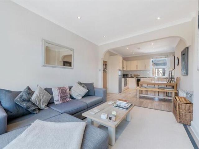 4 Bedroom Shared Living/roommate London Greater London 98835032