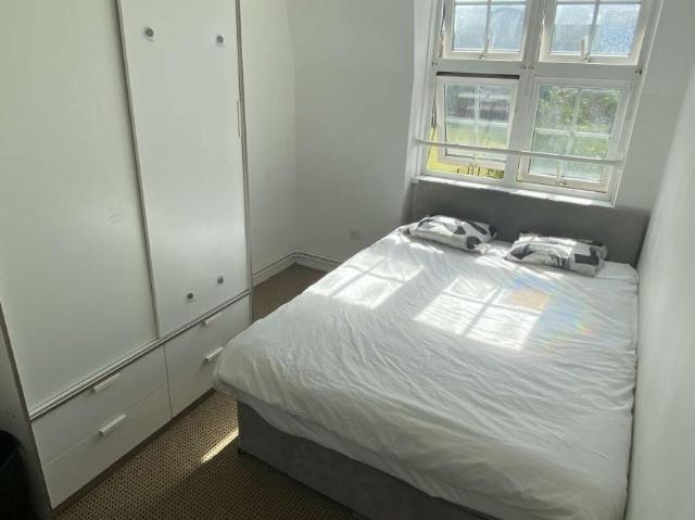 4 Bedroom Shared Living/roommate London London 101306499