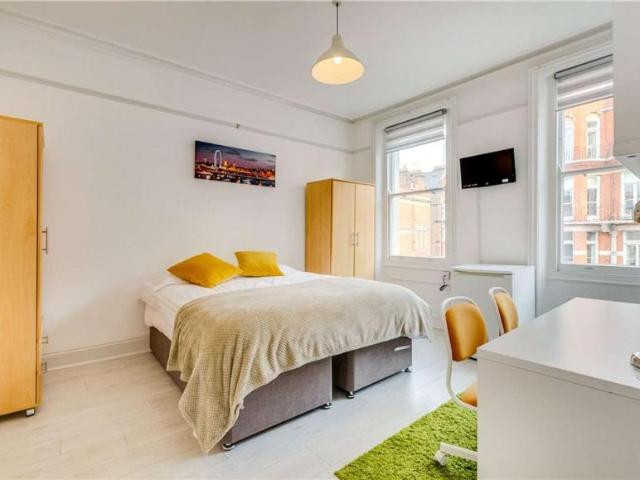 4 Bedroom Shared Living/roommate London London 101693965