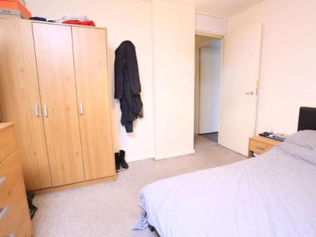 4 Bedroom Shared Living/roommate London London 101814853
