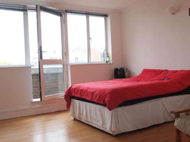4 Bedroom Shared Living/roommate London London 101816732