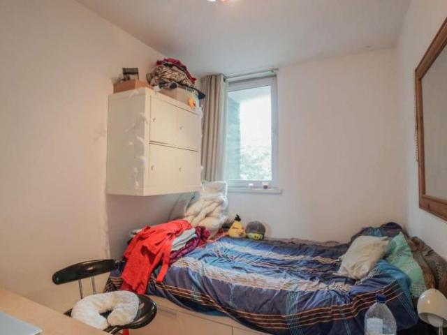 4 Bedroom Shared Living/roommate London London 101822670