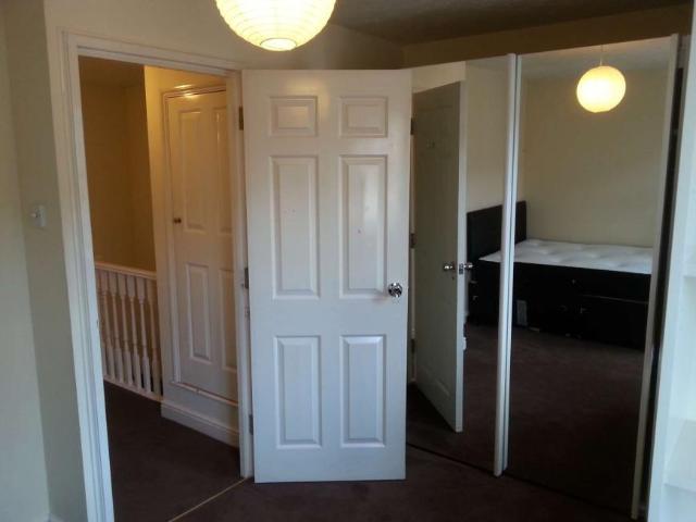 4 Bedroom Shared Living/roommate London London 101823039
