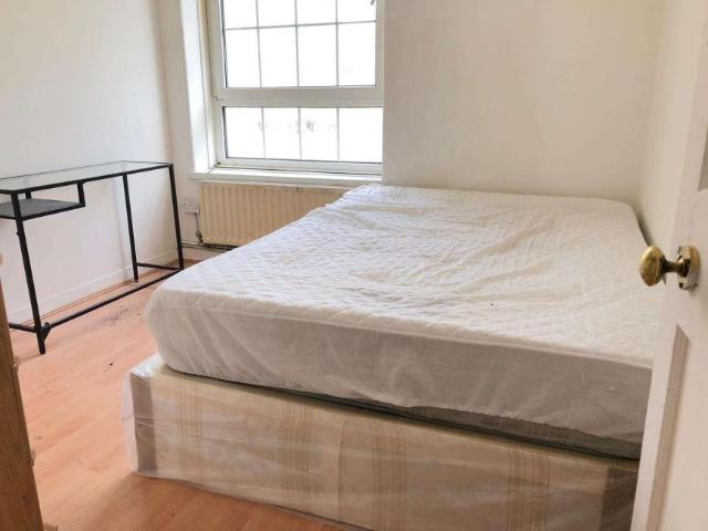 4 Bedroom Shared Living/roommate London London 101835168