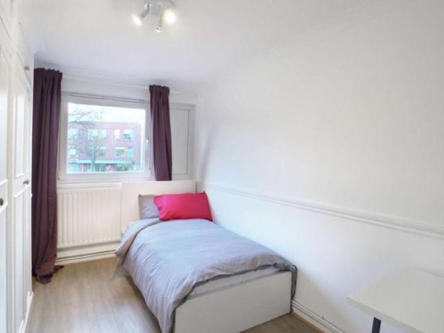 4 Bedroom Shared Living/roommate London London 101836736