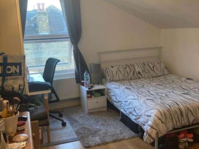 4 Bedroom Shared Living/roommate London London 101837899