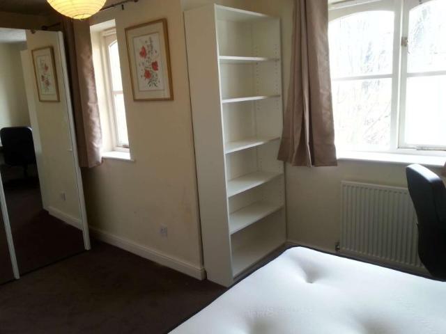 4 Bedroom Shared Living/roommate London London 101839236
