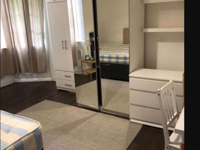 4 Bedroom Shared Living/roommate London London 101845499