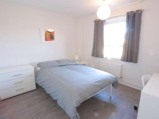 4 Bedroom Shared Living/roommate London London 101846270