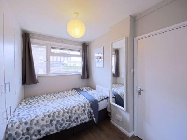 4 Bedroom Shared Living/roommate London London 101846332