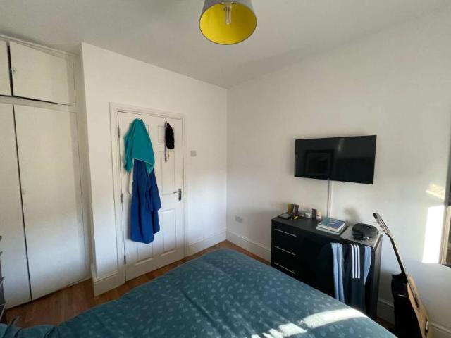 4 Bedroom Shared Living/roommate London London 101847164