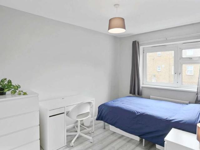 4 Bedroom Shared Living/roommate London London 101848041
