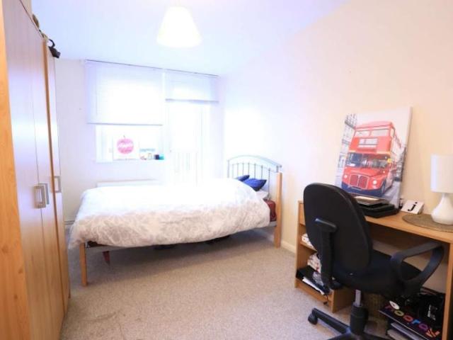 4 Bedroom Shared Living/roommate London London 101848175