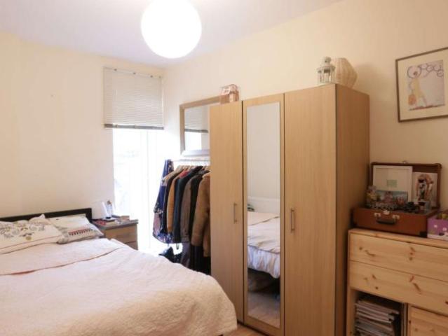 4 Bedroom Shared Living/roommate London London 101848221