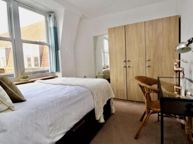 4 Bedroom Shared Living/roommate London London 101840265